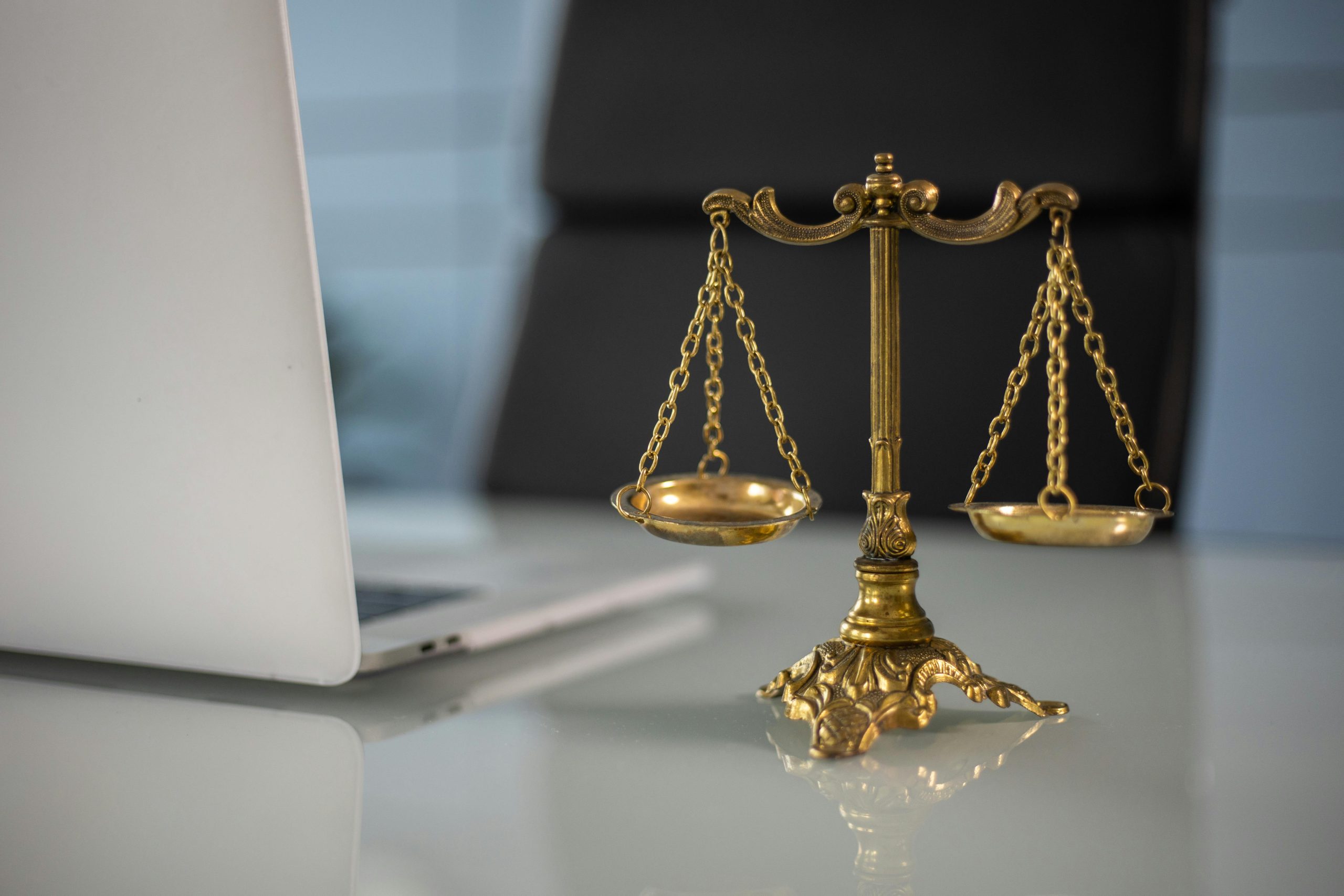 Instiintare: Ghid Legal, Modele Corecte și Forța Notificării